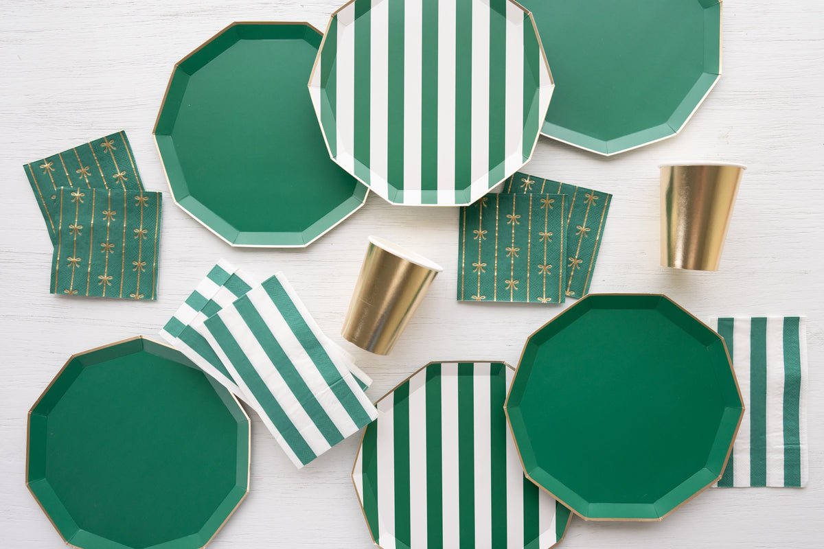 Emerald Green Premium Dinner Paper Plates | Ellie and Piper
