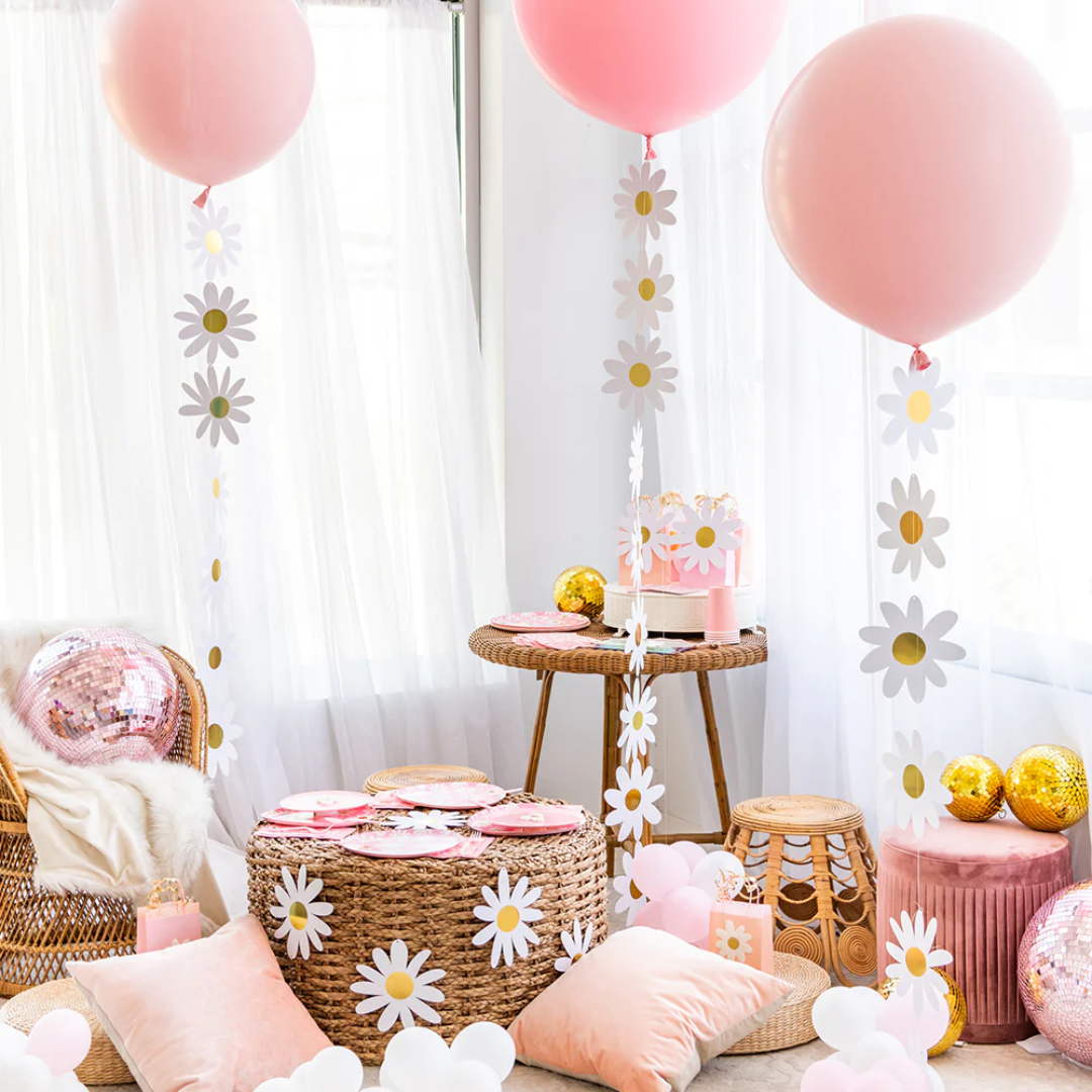 Daisy Thingamajigs Garland | Ellie and Piper