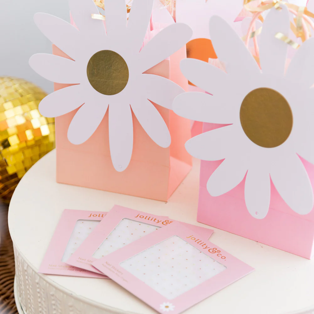 Daisy Thingamajigs Garland | Ellie and Piper